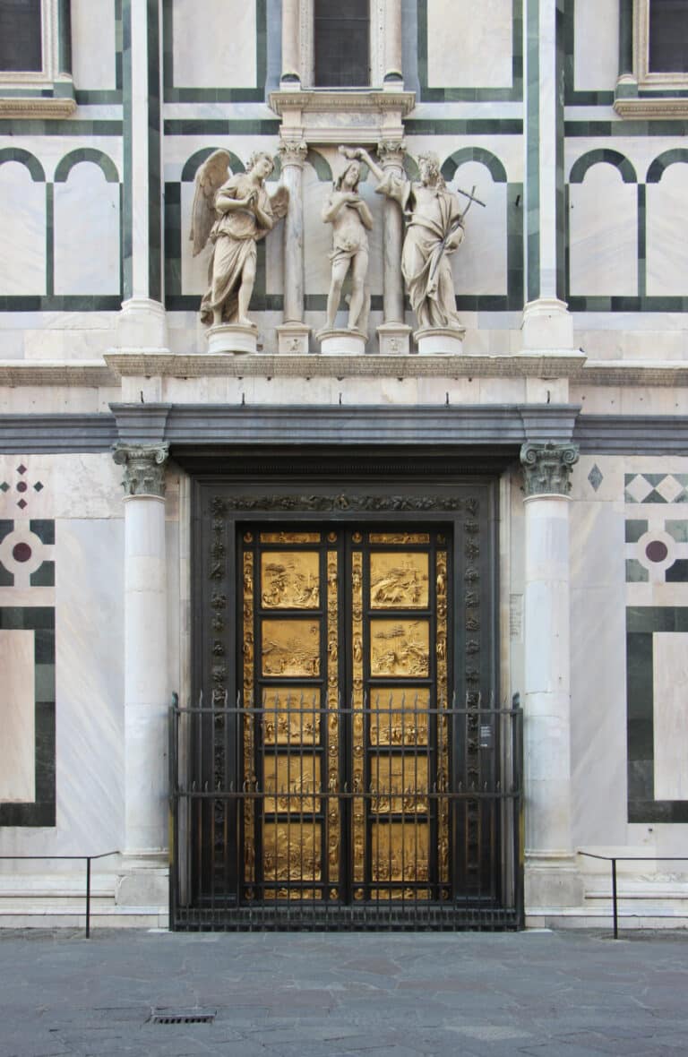 Relief in sculpture: history and techniques - Capa esculturas